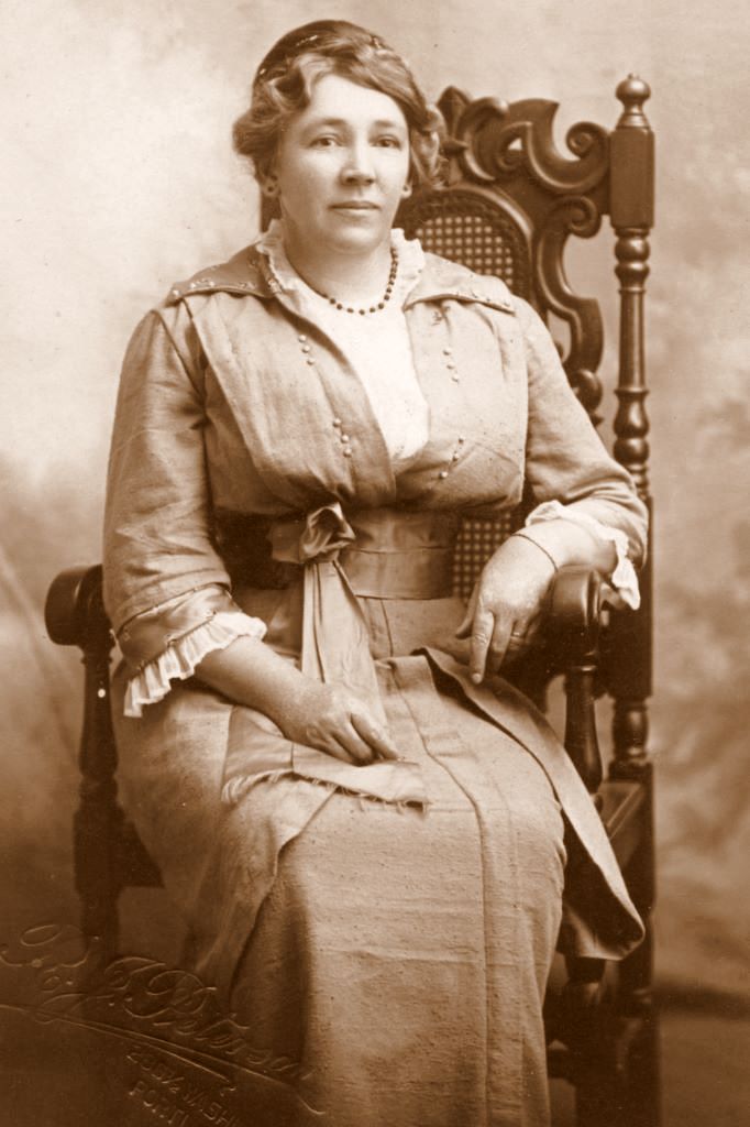 Eva Edith Miller Van Dusen Fish